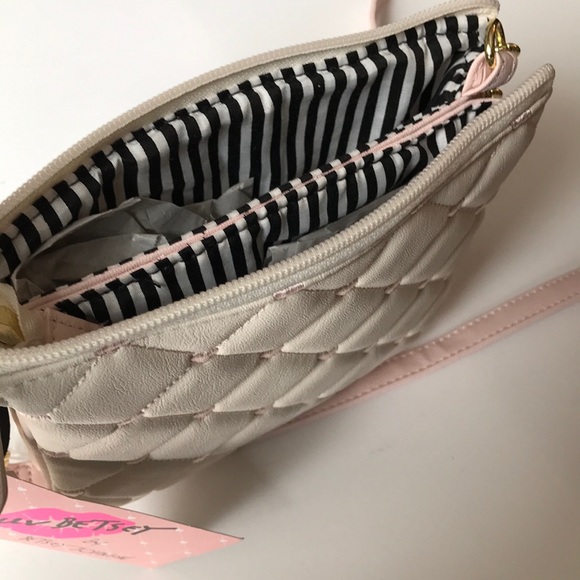 Betsey Johnson | Bags | Host Pick Betsey Johnson Crossbody Mini Nwt ...